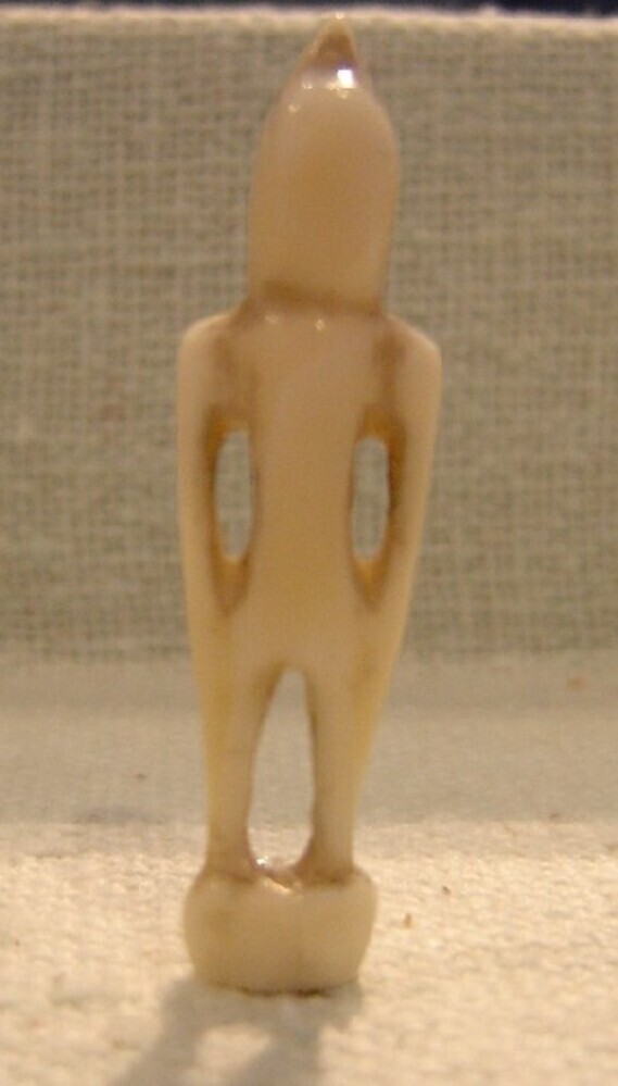 116 - Figurine pendant - Sainsbury Centre
