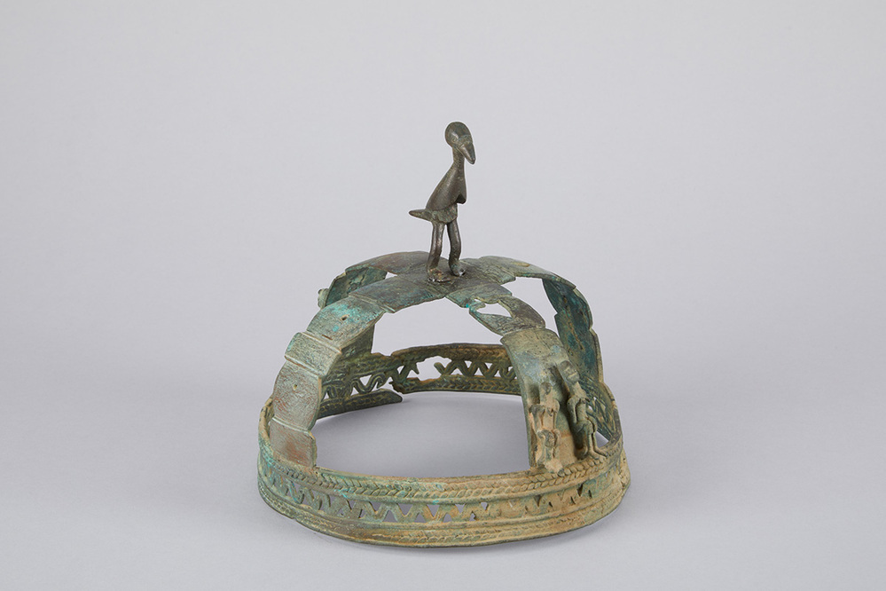 927a - Chief's regalia (crown) - Sainsbury Centre